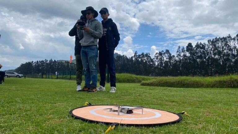 ¿Cómo volar un dron por primera vez? Este es el paso a paso.